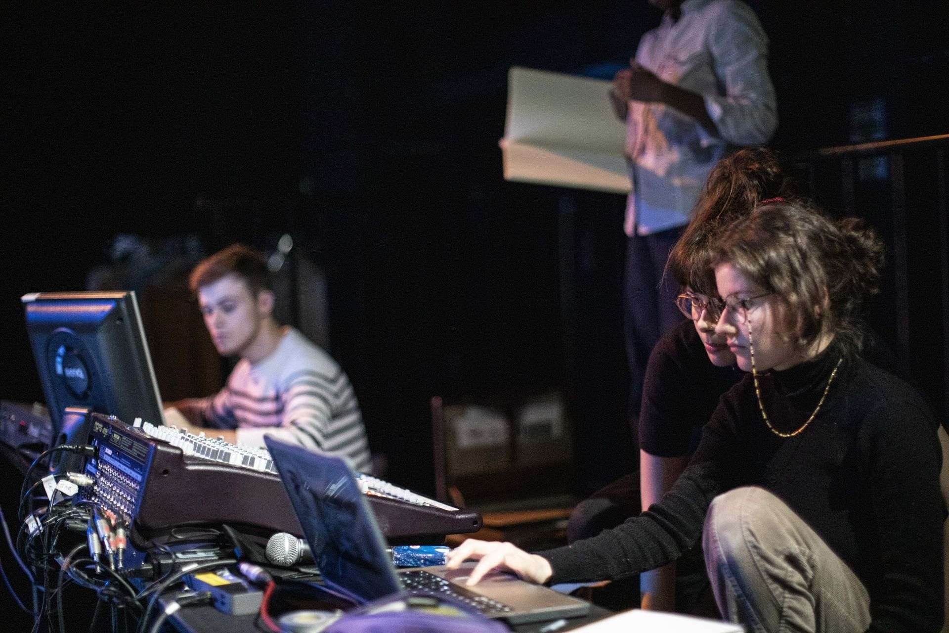 Éléonore Barrault - Création collective | Théâtre national de ...